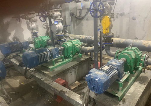 Rotary lobe sludge pump